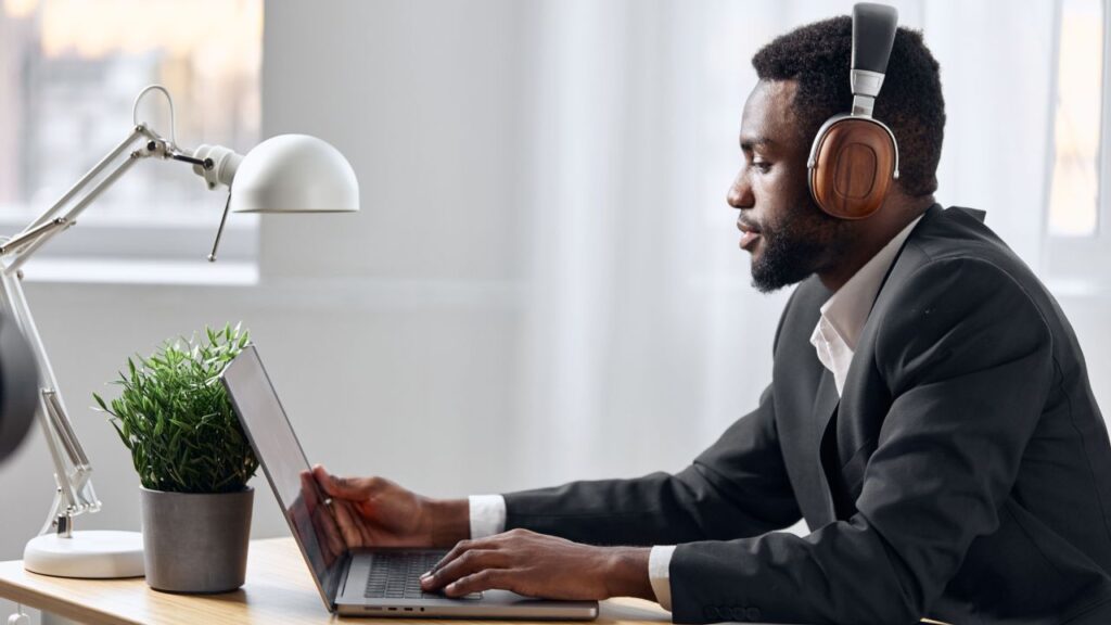Listening habits and subjective effects of background music in people ...