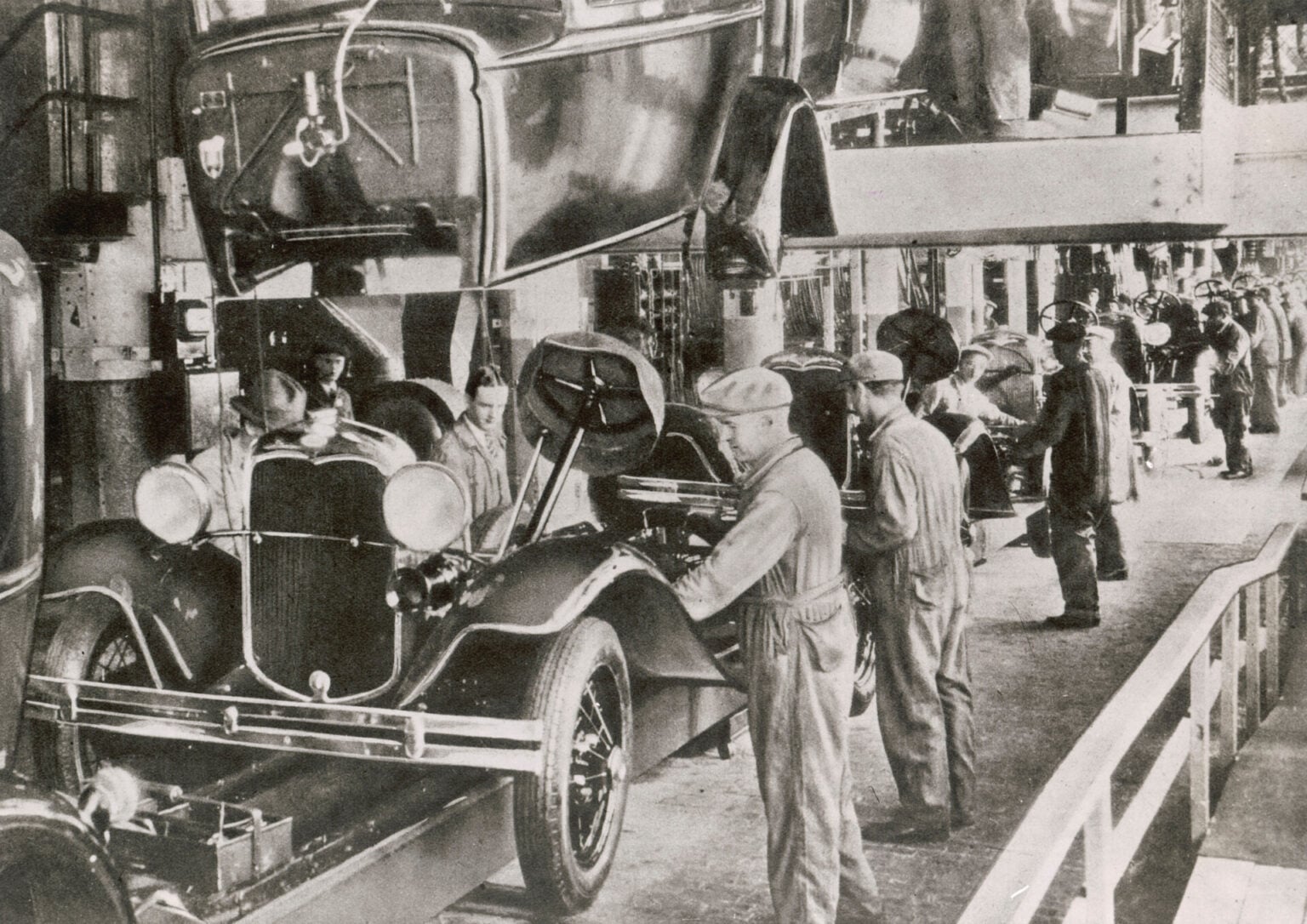 Division of Labour: Advantages, Disadvantages, & Examples